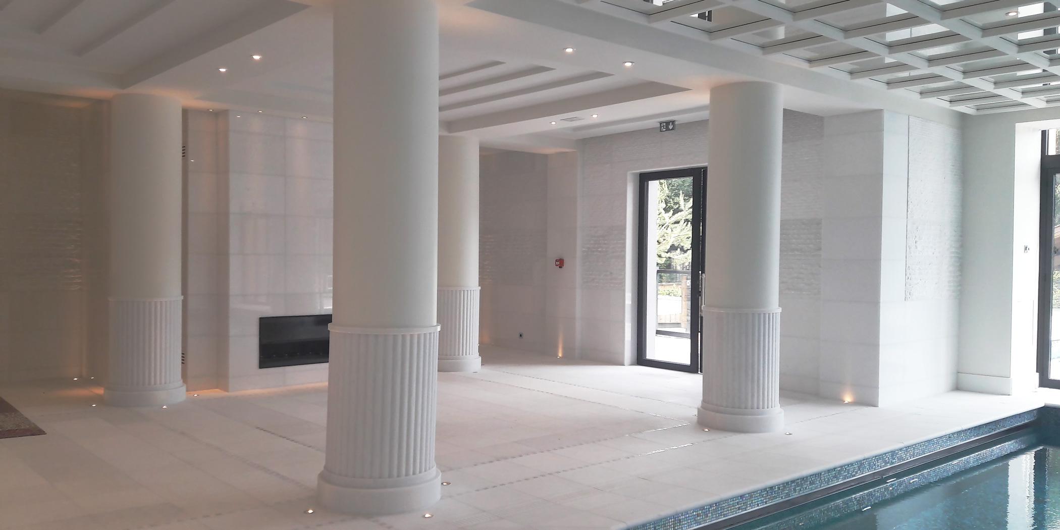 Columns in contemporary architecture · Rouveure Marquez